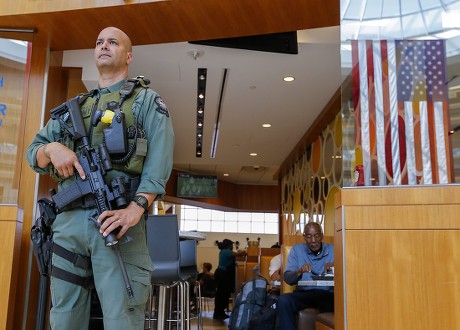Heavily Armed Atlanta Police Officer Stands Editorial Stock Photo ...