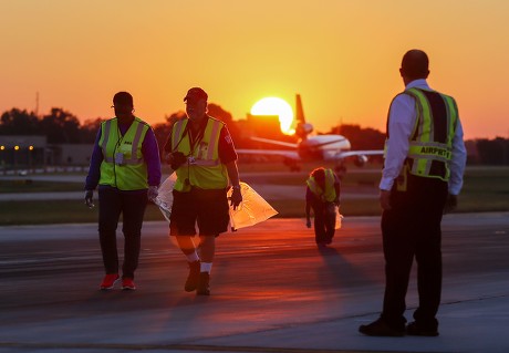 Airport Airline Employees Stroll Along Runway Editorial Stock Photo ...