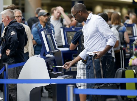 18 Automated passport control Stock Pictures, Editorial Images and ...