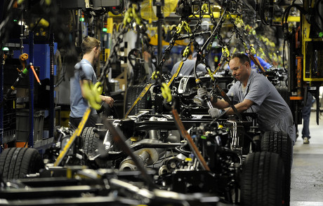 Autoworker Prepares Ford F150 Pickup Truck Editorial Stock Photo ...