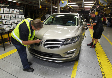 250 Ford motor company employees Stock Pictures, Editorial Images and ...