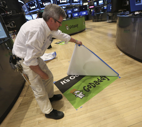 500 Godaddy Stock Pictures, Editorial Images and Stock Photos ...