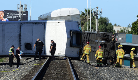 Emergency Personnel Survey Wreckage Metrolink Train Editorial Stock ...