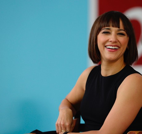 Actress Harvard Alumna Rashida Jones During Editorial Stock Photo ...
