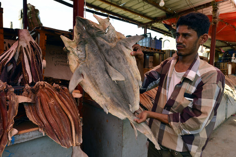 Yemeni Man Buys Sundried Fish Bazaar Editorial Stock Photo - Stock ...