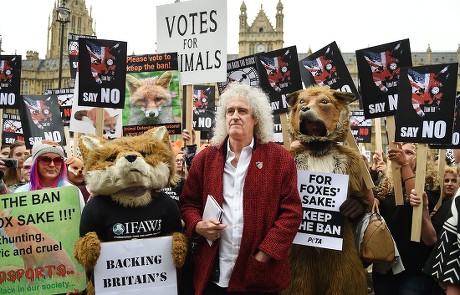 Antifoxhunting Protesters Demonstrate Outside Parliament Central ...
