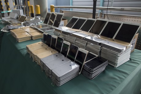 Iphones 6 Ipads Other Electronic Products Editorial Stock Photo - Stock ...