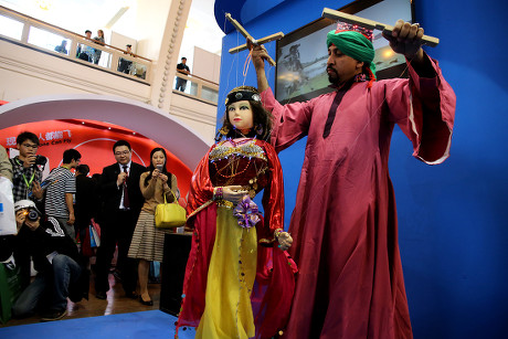 Entertainer Performs Egyptian Puppet Show Visitors Editorial Stock ...