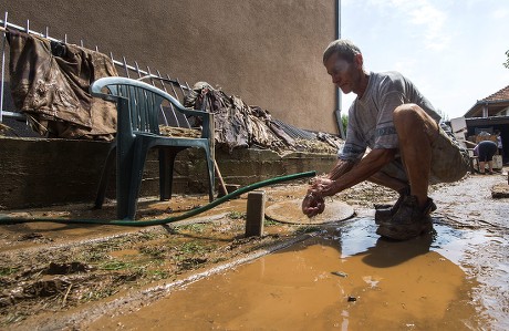 Man Washes His Hands Yard His Editorial Stock Photo - Stock Image ...