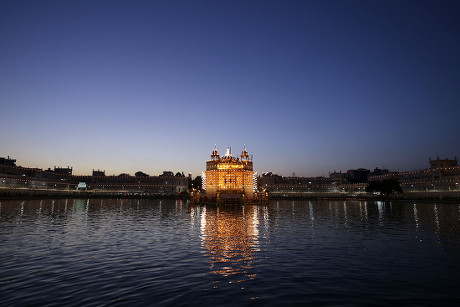 Golden Temple Holiest Sikh Shrines Illuminated Editorial Stock Photo ...
