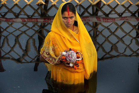 Indian Hindu Devotee Worships Setting Sun Editorial Stock Photo - Stock ...