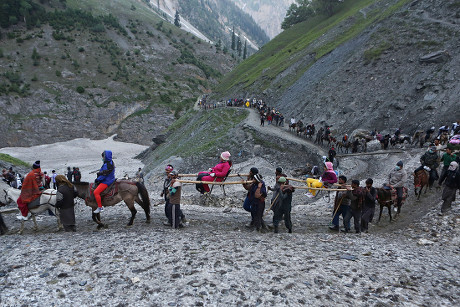 Indian Hindu Pilgrims Cross Mountain Trails Editorial Stock Photo ...