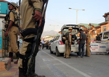 Indian Policemen Checks Vehicle Kashmiri Man Editorial Stock Photo ...