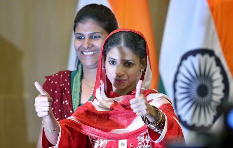 India Pakistan Returnee - Oct 2015 Stock Pictures, Editorial Images and ...