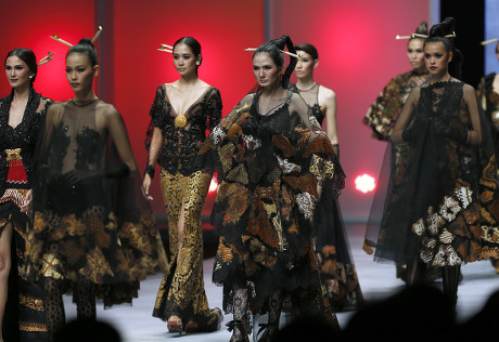 Models Present Creations By Indonesian Designer Editorial Stock Photo ...