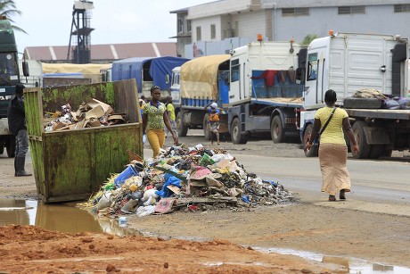 Liberians Pass Stockpile Garbage Somalia Drive Editorial Stock Photo ...