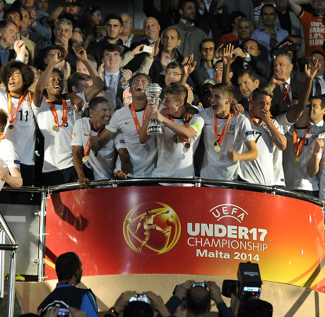 Englands Players Celebrate Trophy After Winning Editorial Stock Photo ...