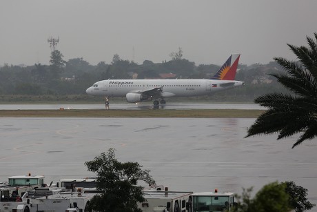 Philippine Airline Plane Lands During Heavy Editorial Stock Photo ...