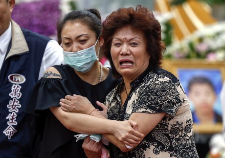 Grieving Chinese Relatives Arrive Attend Memorial Editorial Stock Photo ...