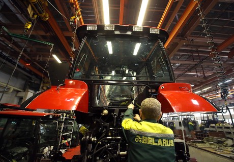Worker Assembles Tractor Assembly Line Minsk Editorial Stock Photo ...