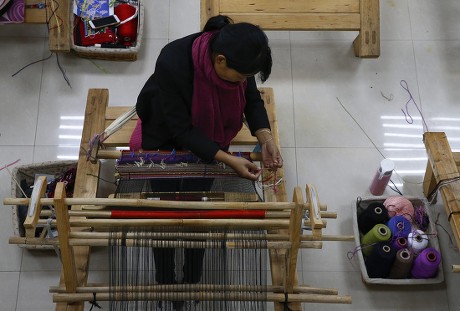 Chinese Weaver Uses Wooden Machine Create Editorial Stock Photo - Stock ...