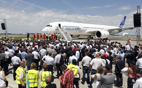 Airbus A350 Xwbs Crew Airbus President Editorial Stock Photo - Stock ...