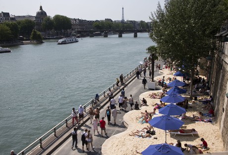 Tourists Parisians Enjoy Sunbathing Artificial Beach Editorial Stock ...