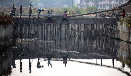 Indian Labours Work Drainage System Mumbai Editorial Stock Photo ...