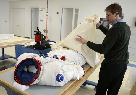 Chief Conservator Malcom Collum Removes Sheet Editorial Stock Photo ...