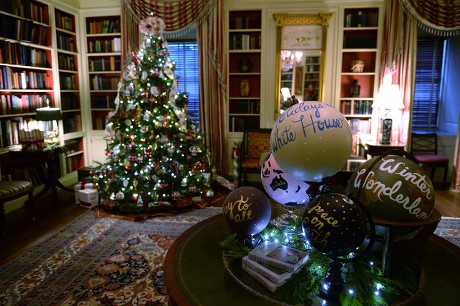 Usa White House Christmas - Dec 2014 Stock Pictures, Editorial Images ...