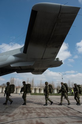 100 Battalion maneuver Stock Pictures, Editorial Images and Stock ...