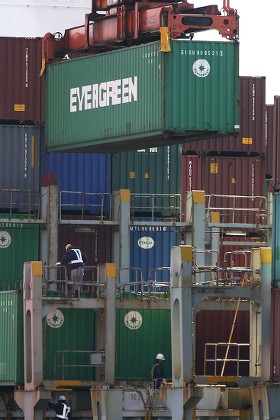 Workers Operate Unloading Containers Cargo Ship Editorial Stock Photo ...