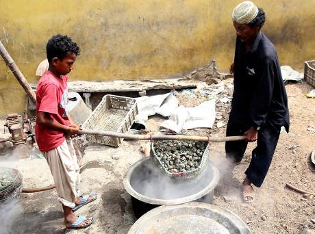 Pakistani People Wash Sea Shells Port Editorial Stock Photo - Stock ...
