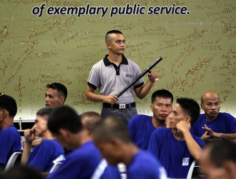 Filipino Prison Guard Stands Inmates Wait Editorial Stock Photo - Stock ...