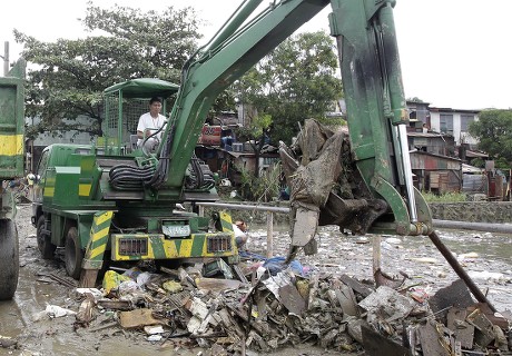 Filipino Worker Operates Backhoe Collect Trash Editorial Stock Photo ...