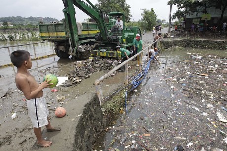 Filipino Workers On Cleanup Operation Use Editorial Stock Photo - Stock ...