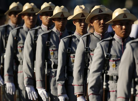 Filipino Soldiers Wearing Native Revolutionary Uniforms Editorial Stock ...