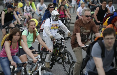 Moscovites Ride Their Bicycles During Moscow Editorial Stock Photo ...