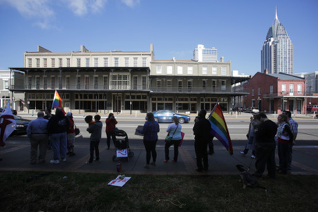 __COUNT__ Usa Marriage Equality Alabama - Feb 2015 Stock Pictures ...