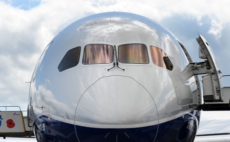Nose Boeings 787 Dreamliner Farnborough Airshow Editorial Stock Photo ...