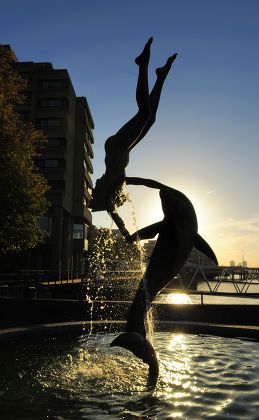 Dolphin Sculpture By David Wynne London Editorial Stock Photo - Stock ...