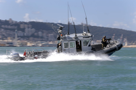 37 Soldiers aboard boats Stock Pictures, Editorial Images and Stock ...