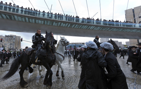 Ultraorthodox Jews Scatter Israeli Mounted Police Editorial Stock Photo ...