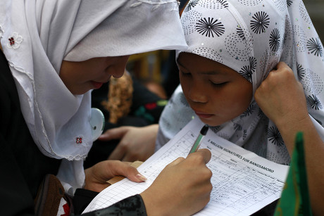 Filipino Muslims Signed Signature Campaign One Editorial Stock Photo ...