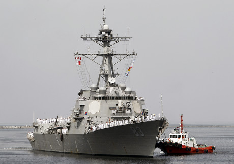 Tugboat Pushes Us Navy Ship Uss Editorial Stock Photo - Stock Image ...