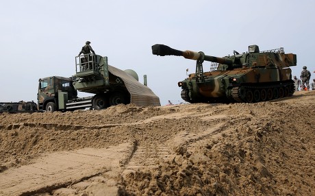 South Korean K55a1 Selfpropelled Artillery Us Editorial Stock Photo ...