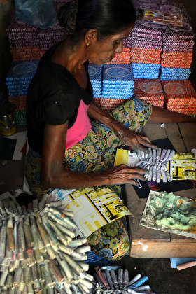 Sri Lankan Worker Packing Firecrackers Into Editorial Stock Photo ...