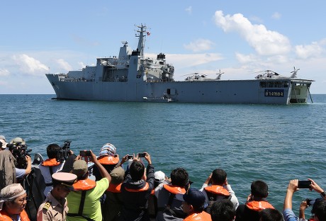 Thai Foreign Media Take Photographs Htms Editorial Stock Photo - Stock ...