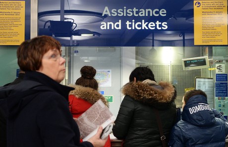 Commuters Queue Ticket Office Tube Station Editorial Stock Photo ...