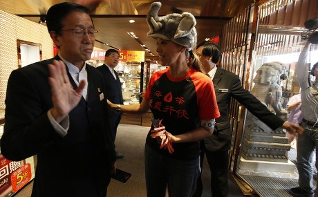 Sharon Kwok R Animal Welfare Activist Editorial Stock Photo - Stock ...